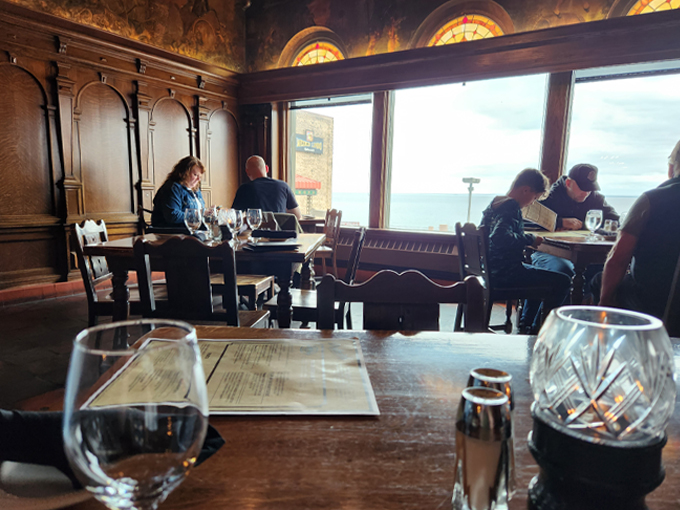 pickwick restaurant pub 3