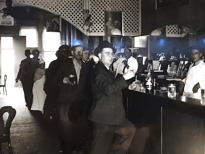 Schuberg's Bar & Grill 2