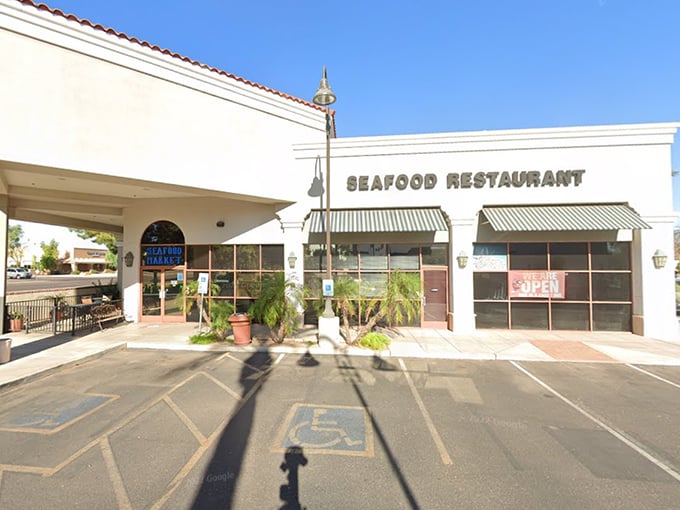 seafood market & restaurant 1