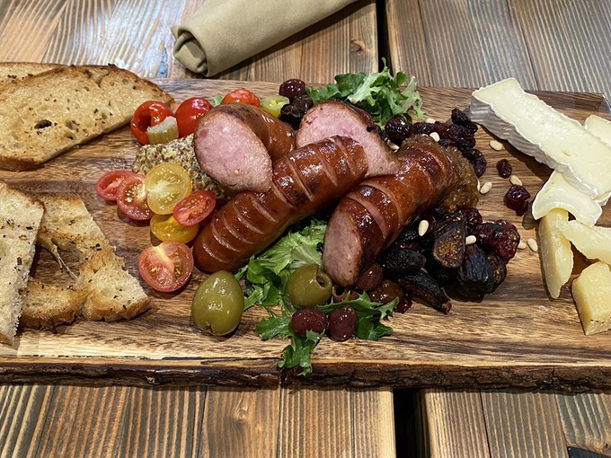 the barnyard crafthouse eatery 7