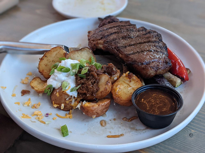 the barnyard crafthouse eatery 9