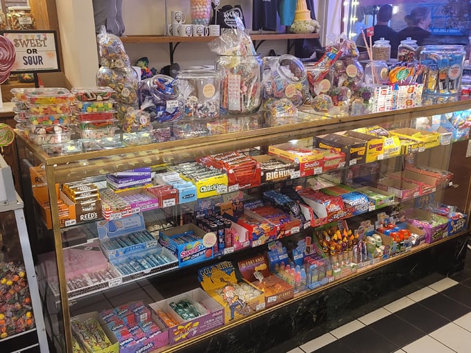 the pearl ice cream parlor 8