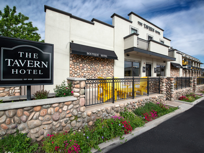 the tavern hotel 2