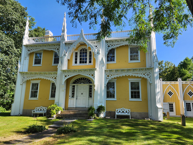 the wedding cake house 6