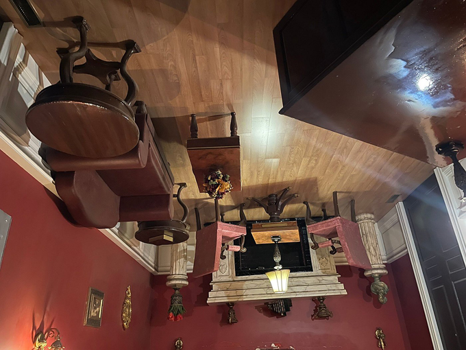 upside down white house 7