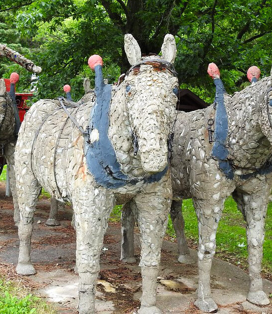 concrete park sculptures wisconsin ftr