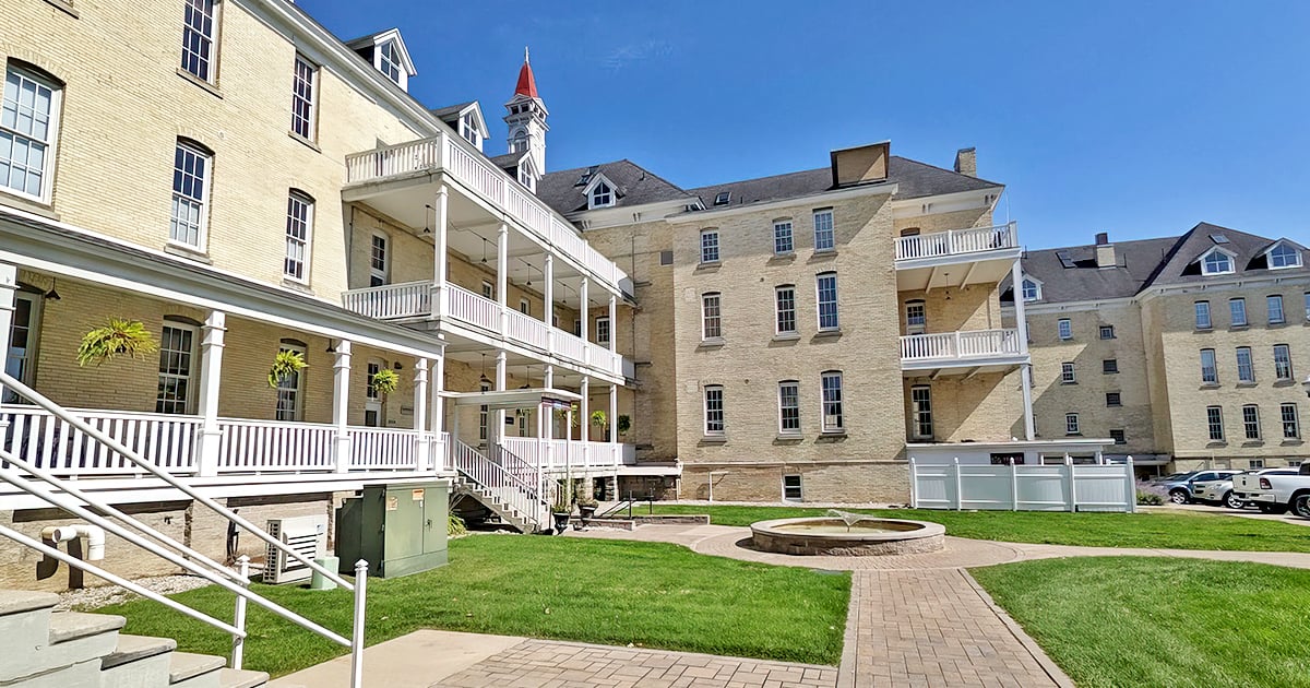 unique underground restaurant michigan ftr