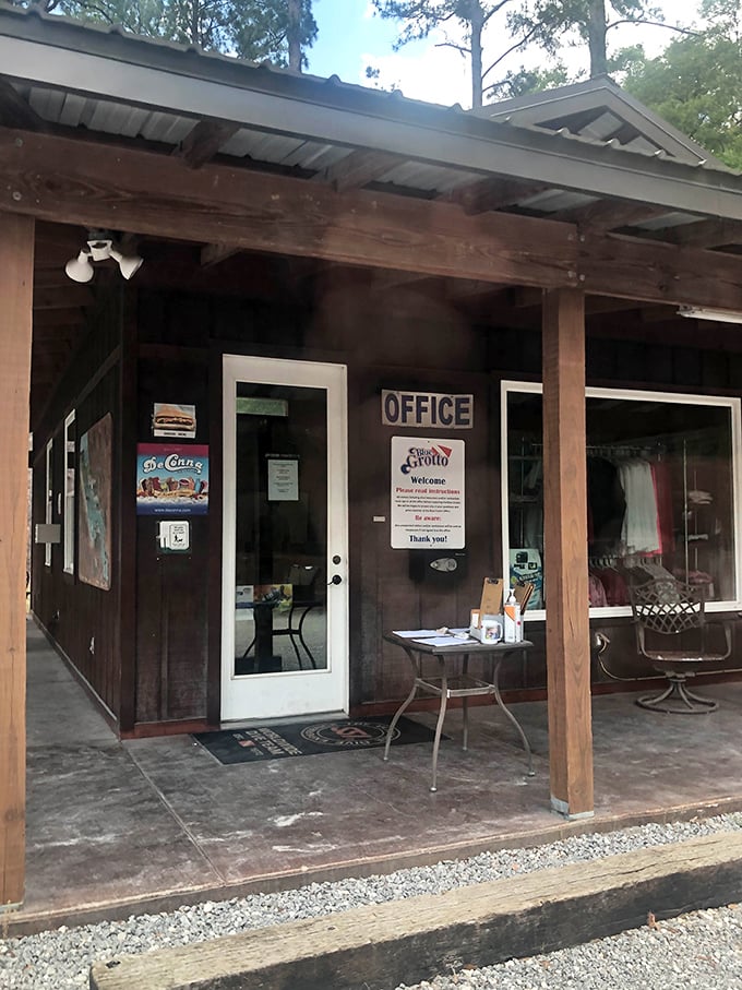 The unassuming office belies the underwater wonders beyond, a humble gateway to an extraordinary subaquatic experience.