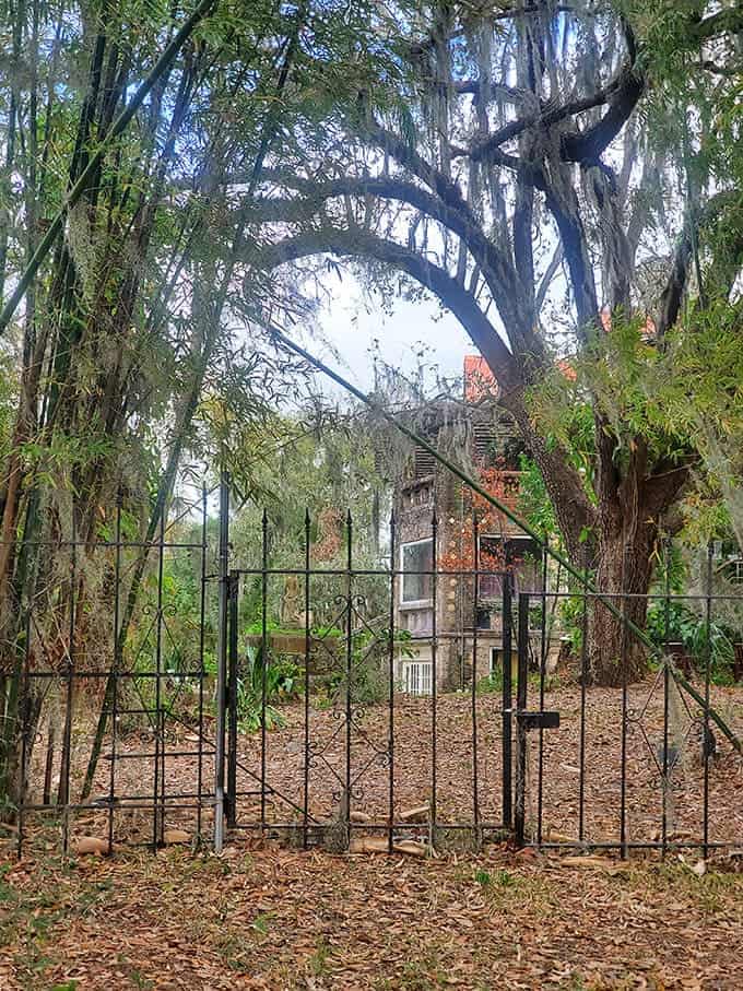 Even the fence surrounding this property has character, because apparently ordinary barriers were too boring for a place called The Wonder House.