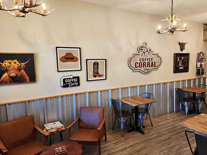 Western-inspired wall decor and antler chandeliers create rustic charm without trying too hard, letting the food remain the real star.