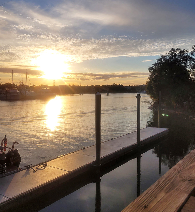 Nature's dinner show begins at sunset &ndash; the kind of view that makes even mediocre food taste better (though here, it's excellent).