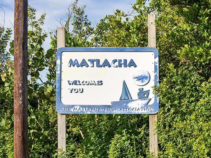 "Matlacha welcomes you" &ndash; the sign might be simple, but the experience waiting beyond is anything but.