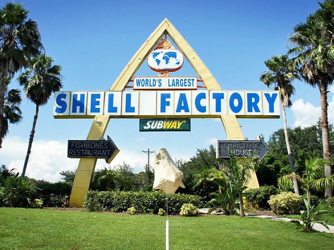 The Shell Factory's giant sign promises big fun, and this place delivers on that promise in every way.