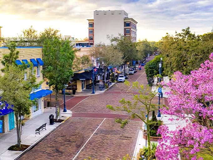 Park Avenue in Winter Park invites you to stroll, shop, and sip coffee in one of Florida's most charming towns.