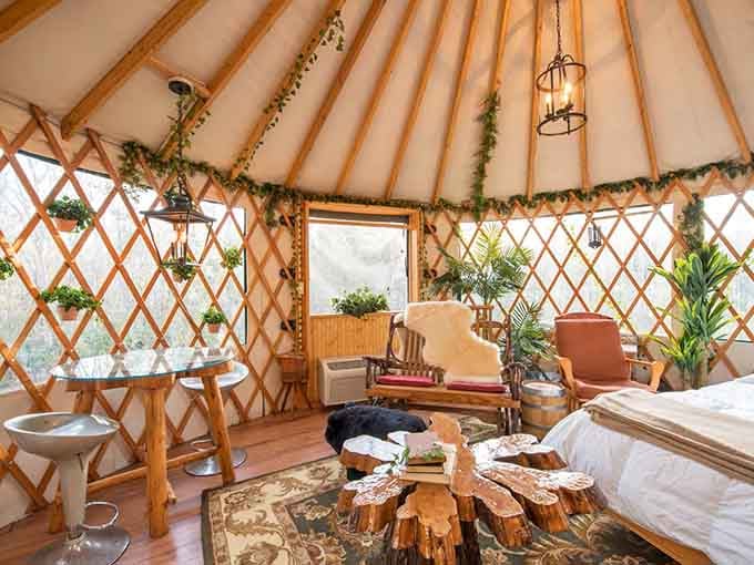 Inside this round room, plants and furniture create a bohemian paradise where relaxation is the only item on the agenda.