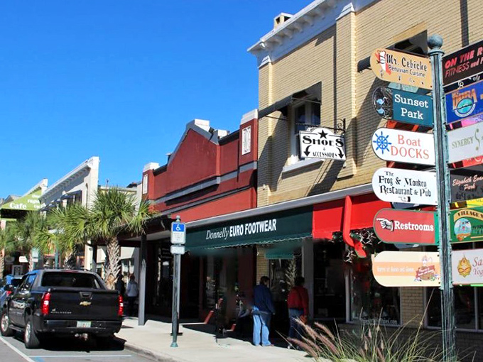 The charming streets of Mount Dora invite exploration, with historic buildings housing everything from antique shops to ice cream parlors.