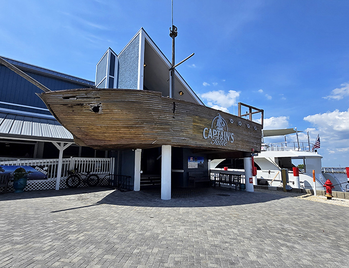 Captain's Table restaurant juts out over the water like a wooden ship, serving up panoramic views that make even the menu jealous.