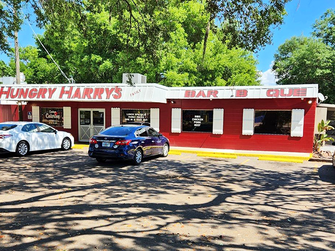 The simple, spacious design of Hungry Harry's puts the focus where it belongs &ndash; on exceptional barbecue. Those red and white buildings have become landmarks for smoke-seeking locals!