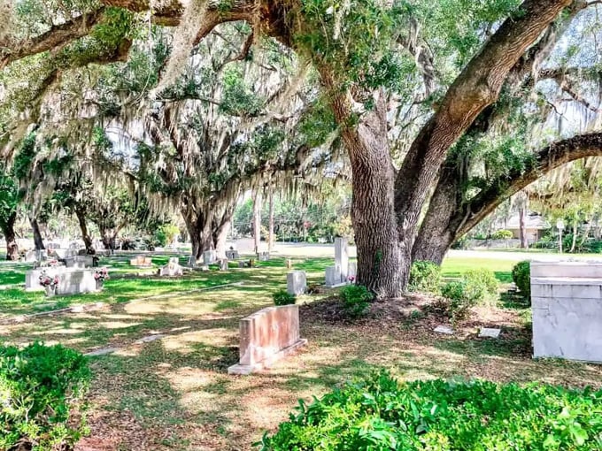 bosque bello cemetery 6