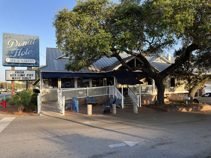 donut hole bakery cafe destin