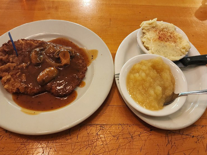 mr. dunderbaks biergarten and brewery 4