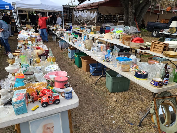 renningers antique center farmers flea market 1
