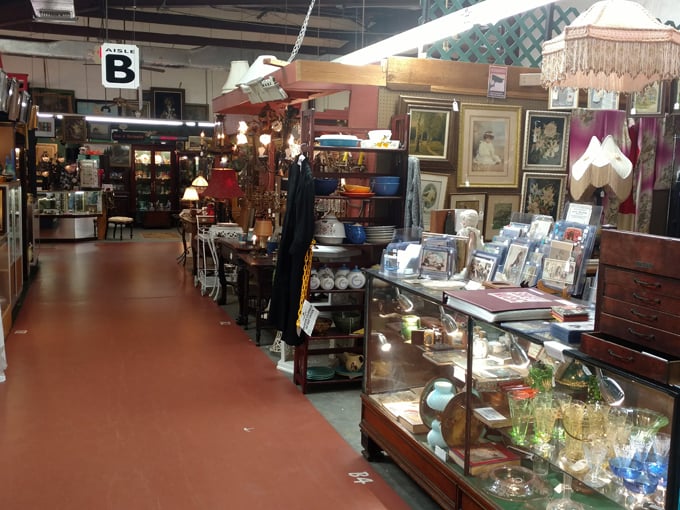 renningers antique center farmers flea market 5