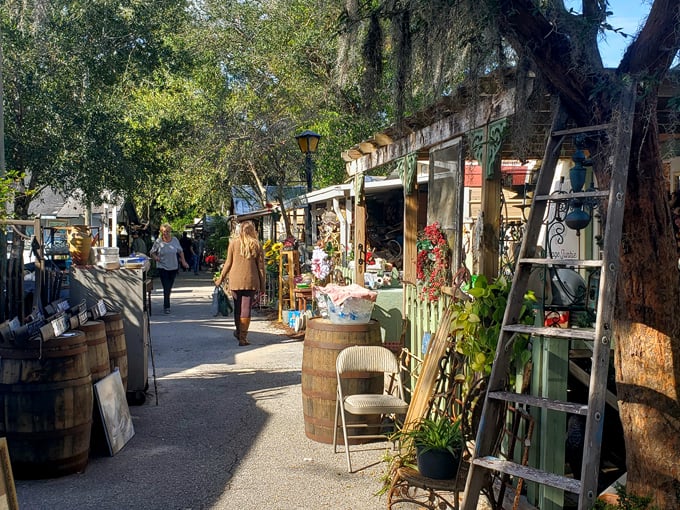 renningers antique center farmers flea market 9