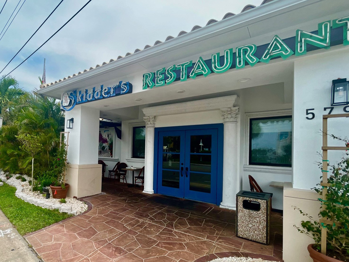 skidders restaurant st. pete beach