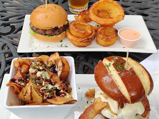 teak neighborhood grill 3