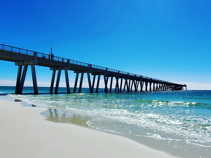 walk the navarre beach fishing pier