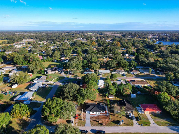 celebrities florida small town 3