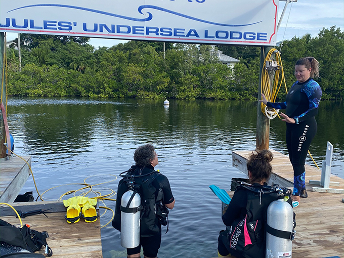 jules undersea lodge 1