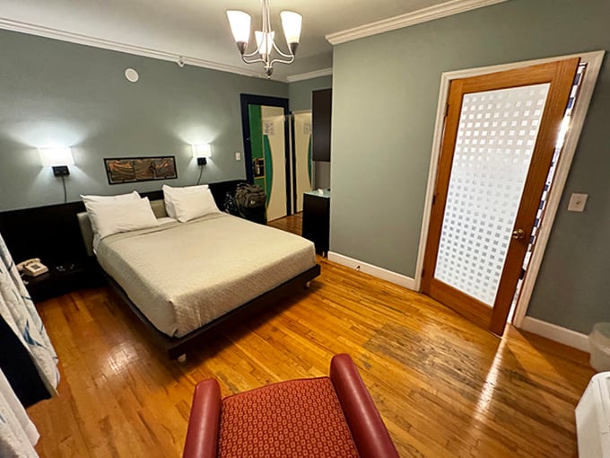 Simplicity meets sophistication in this queen room where gray walls create the perfect backdrop for sweet dreams or midnight snacking&mdash;we don't judge.