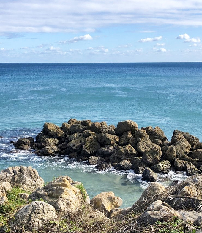 Rocky outcroppings create natural tide pools &ndash; miniature aquariums where curious fingers discover tiny marine worlds.