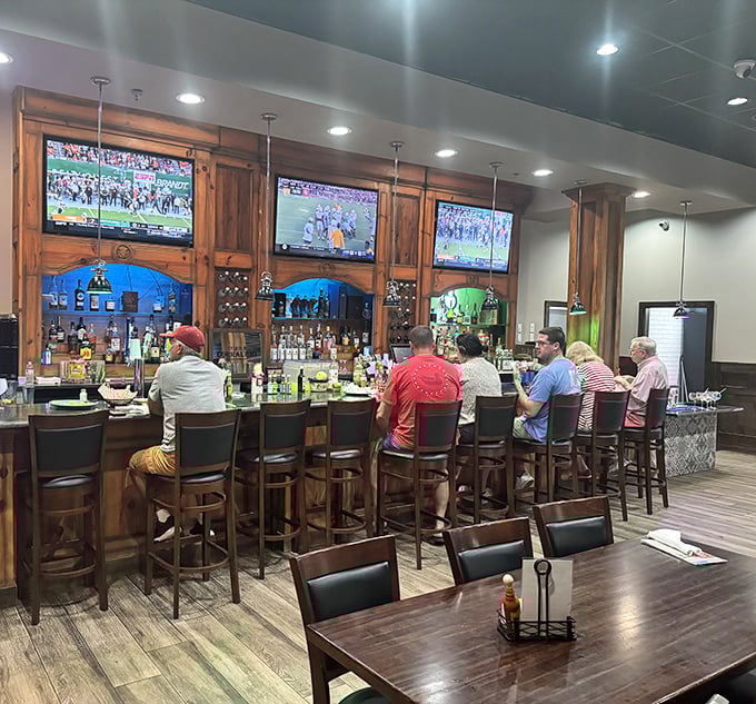 These happy diners have discovered what locals already know: Pepper's delivers consistently delicious Mexican food without the pretension or the wait.