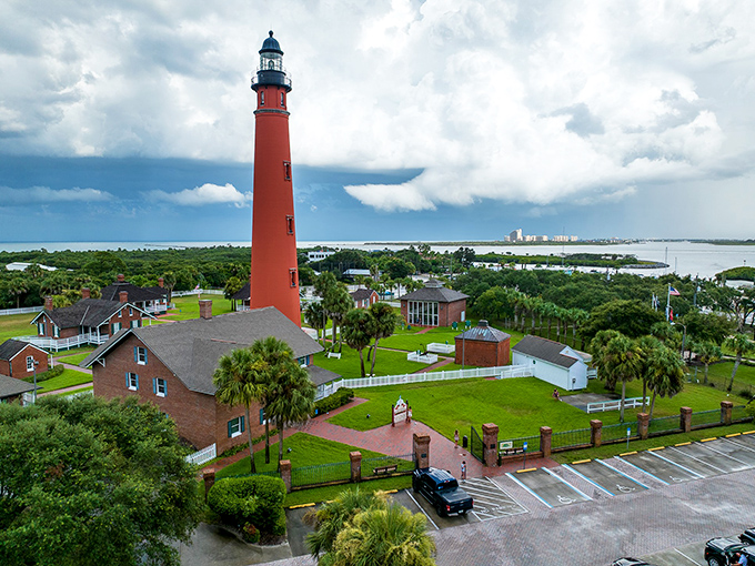 What a view! The powerful Ponce de Leon Inlet Lighthouse watches over the inlet, making for a truly impressive and memorable arrival.