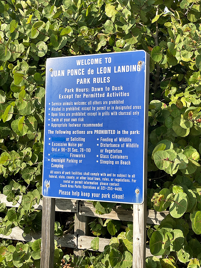 The rules sign politely reminds visitors that conquistadors didn't have to pick up after themselves, but modern explorers certainly should.