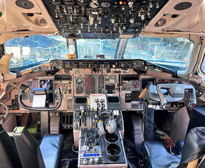 The cockpit remains intact, proving some dreams of becoming a pilot are just a coffee order away.