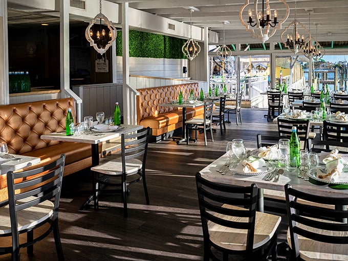 Elegant yet unfussy, Pop's interior strikes the perfect balance between "nice enough for date night" and "relaxed enough for sandy flip-flops."