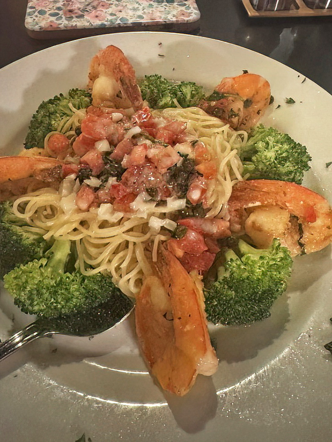 Shrimp scampi that looks this good should probably come with a warning label about causing intense food envy at neighboring tables.