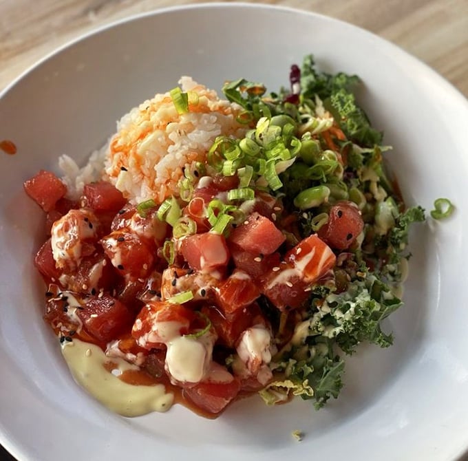 The Ahi Tuna Bowl &ndash; where "eating healthy" and "absolutely delicious" aren't mutually exclusive concepts. Those colors belong in an art gallery!