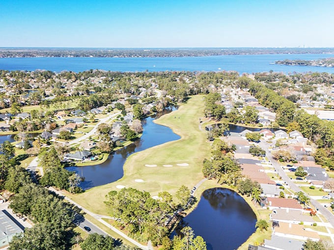 Waterfront homes and golf courses stretching toward the bay create that perfect blend of recreation and relaxation retirees dream about.