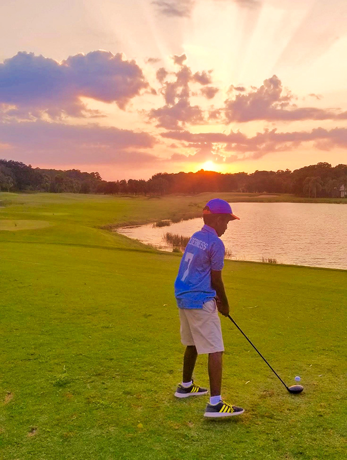 The perfect lie awaits your approach shot, though the water lurking beyond the green suggests bringing an extra ball... or three.
