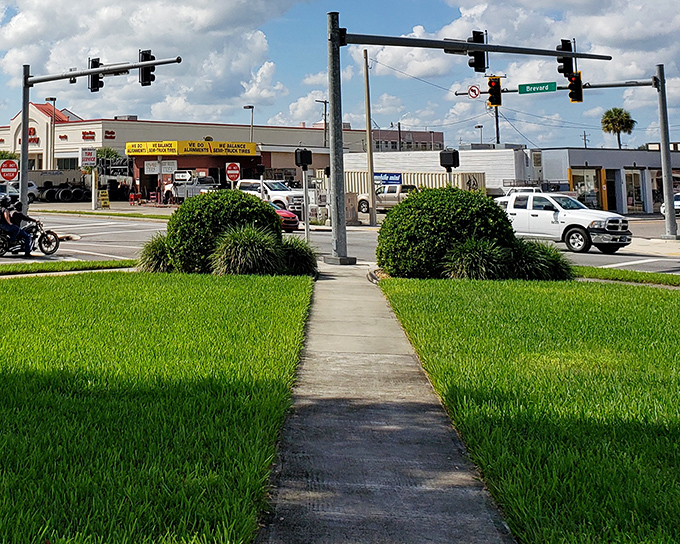 Brick-lined sidewalks and American flags frame Arcadia's downtown, where shopping local isn't just a trend&mdash;it's been the way of life for generations.
