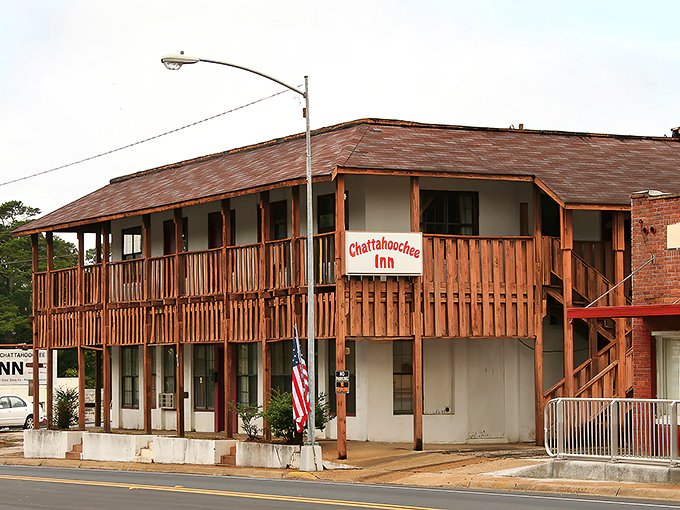 The Chattahoochee Inn offers modest accommodations with immodest hospitality &ndash; Southern comfort without the pretense.