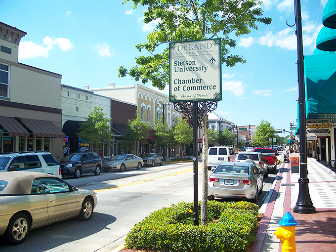 College meets Main Street! DeLand's sign points to Stetson University where academia blends with downtown delights.