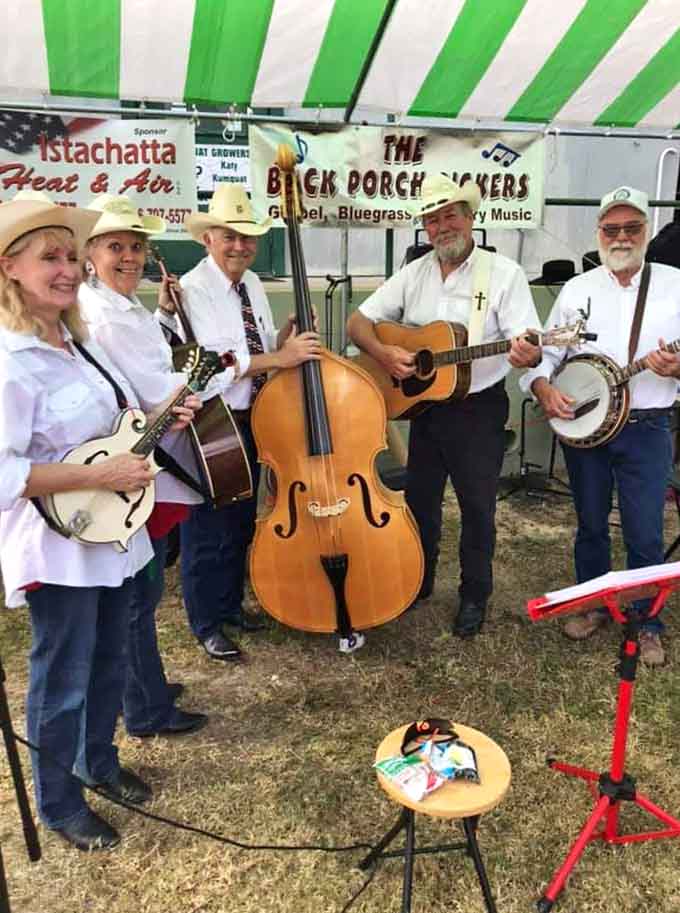 Live bluegrass music at a kumquat farm proves that Florida knows how to throw a harvest party with the perfect soundtrack for citrus appreciation.