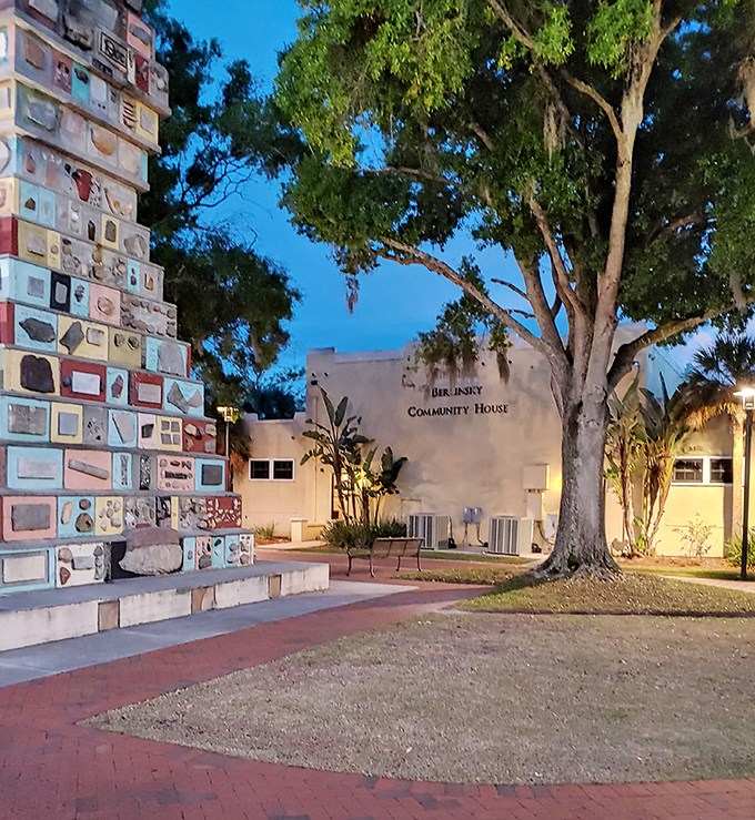 Even at twilight, the Monument of States stands as a beacon of quirky Americana, each embedded stone telling the story of its faraway origin.