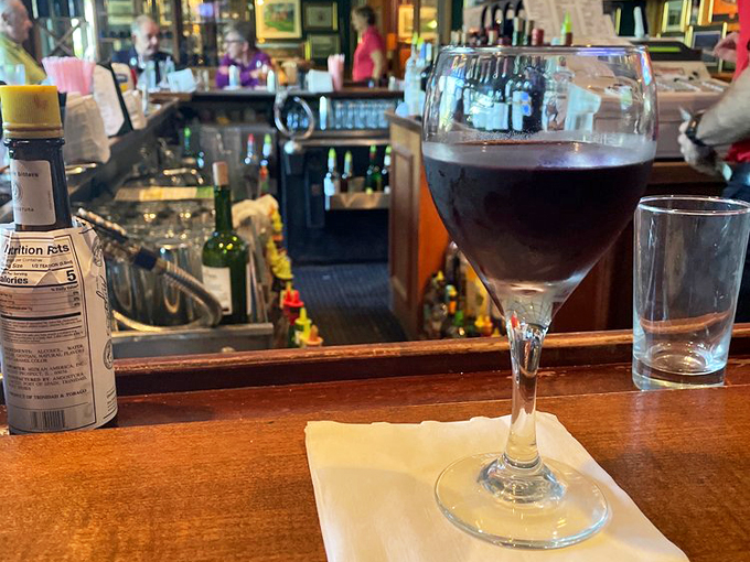 bobbys restaurant and lounge 6